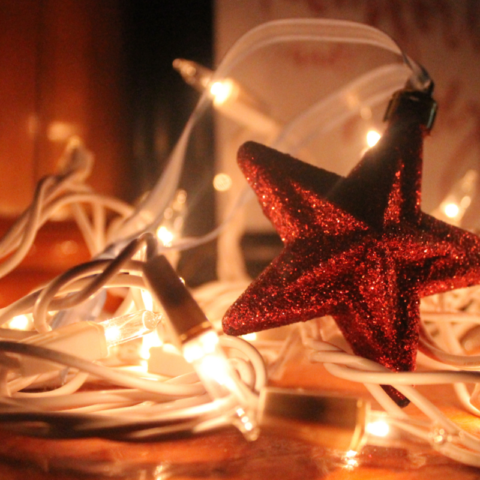 35 Cool Things Under 10 Dollars That Make the Perfect Gift